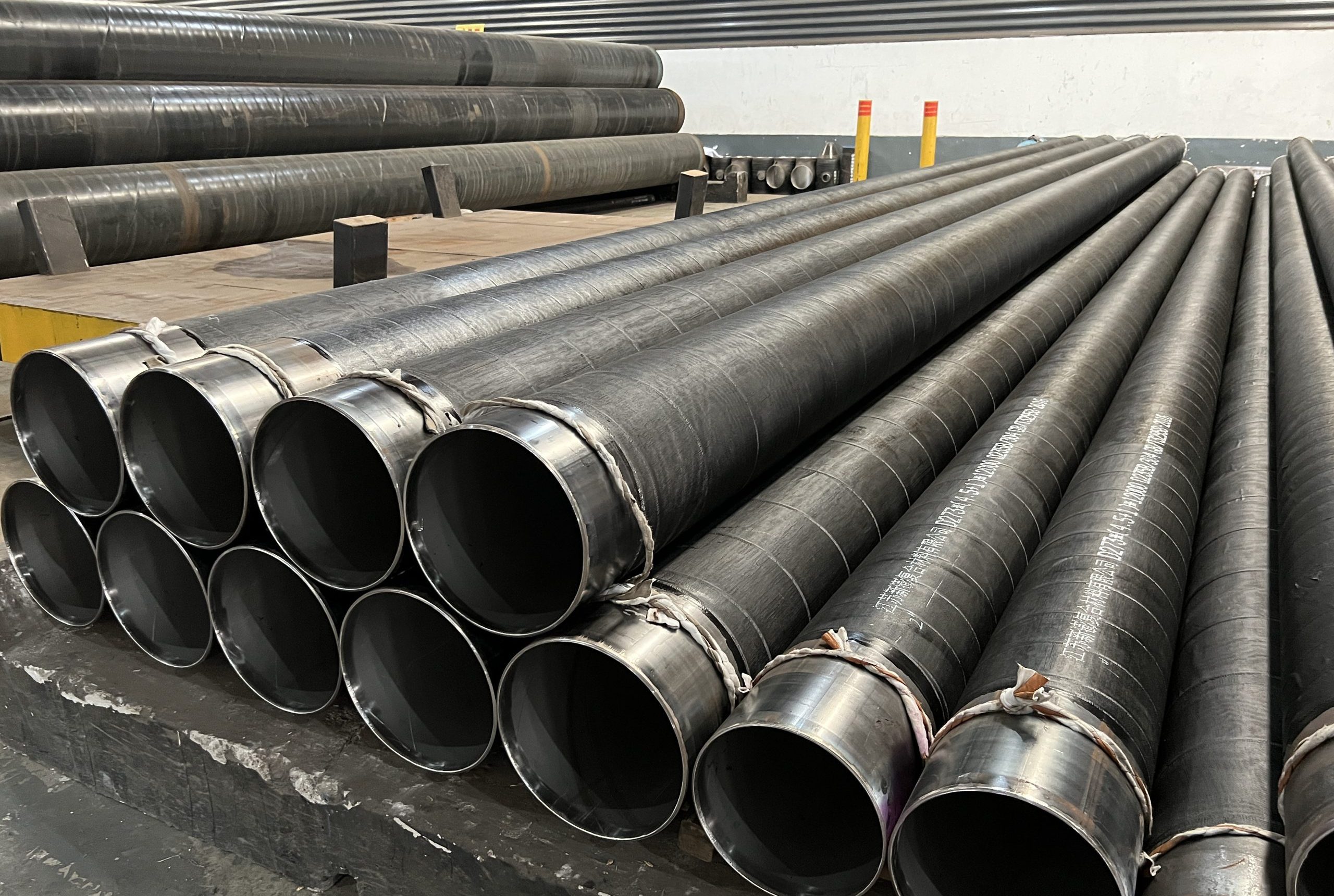 Bimetallic Alloy Lined Composite Steel Pipe: Inner and Outer Pipe ...